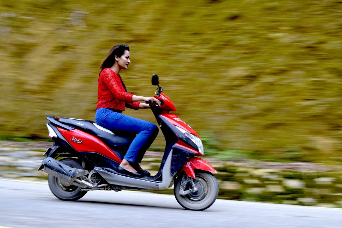 How to Choose an Electric Two-Wheeler in India? - EVNI